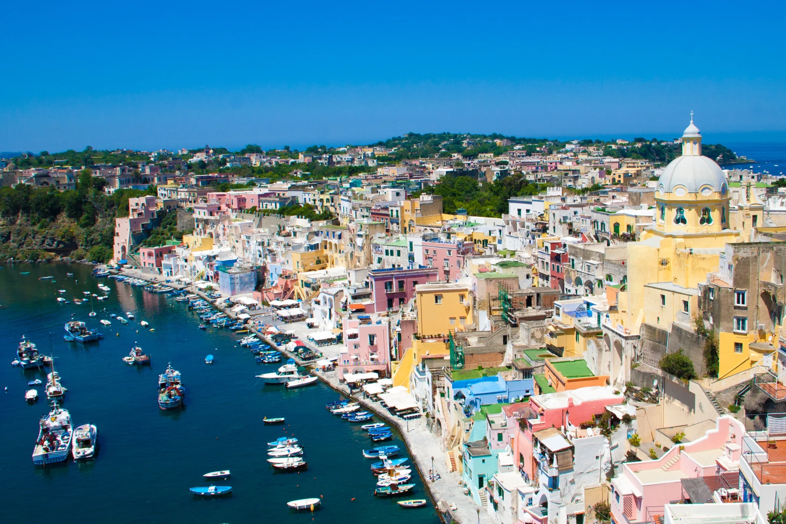 Des vacances inoubliables à l’île de Procida: que faire et que voir ...